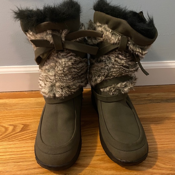Colin Stuart | Shoes | Colin Stuart Olive And Faux Fur Boots | Poshmark